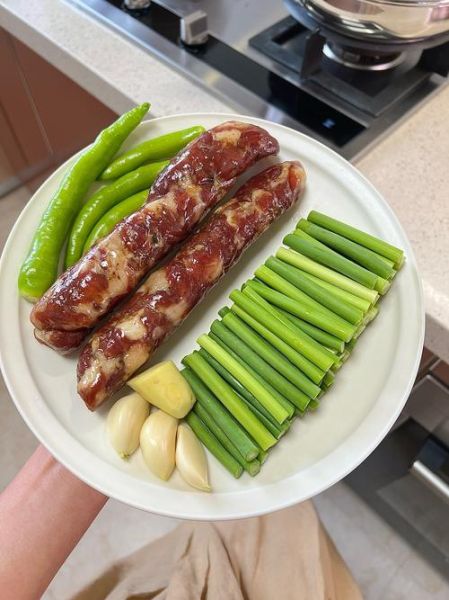 腊肠怎么蒸好吃_蒸腊肉要不要先煮-第2张图片-山城妙识 腊肠怎么蒸好吃_蒸腊肉要不要先煮-第2张图片-山城妙识