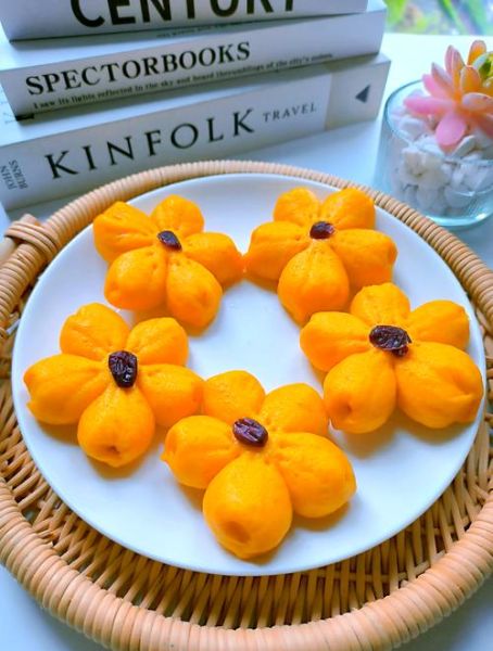 南瓜花样馒头怎么做_南瓜花样馒头配方比例-第1张图片-山城妙识