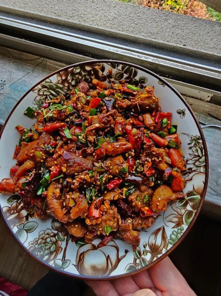 辣子鸡怎么做才好吃_辣子鸡的家常做法-第1张图片-山城妙识 辣子鸡怎么做才好吃_辣子鸡的家常做法-第1张图片-山城妙识