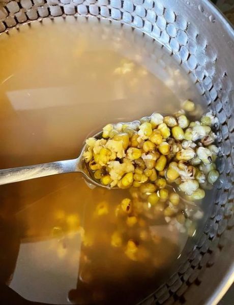 正宗绿豆沙糖水怎么做_绿豆沙糖水要不要去皮-第1张图片-山城妙识 正宗绿豆沙糖水怎么做_绿豆沙糖水要不要去皮-第1张图片-山城妙识