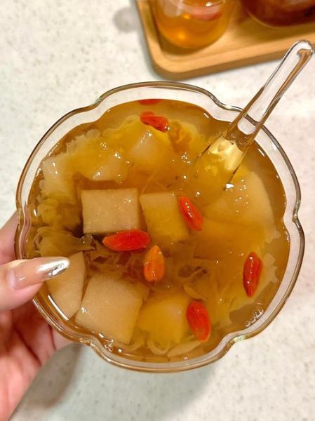 小吊梨汤的功效与作用_小吊梨汤适合什么人喝-第2张图片-山城妙识