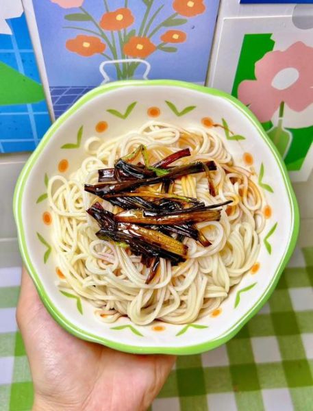 葱油拌面怎么做_葱油拌面简单做法-第1张图片-山城妙识