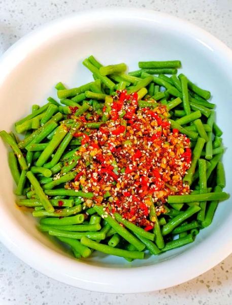 豇豆怎么炒好吃_豇豆焯水几分钟才脆绿-第1张图片-山城妙识