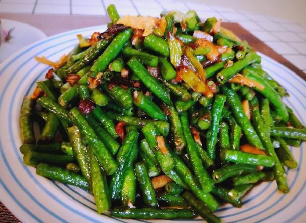豇豆怎么炒好吃_豇豆焯水几分钟才脆绿-第3张图片-山城妙识