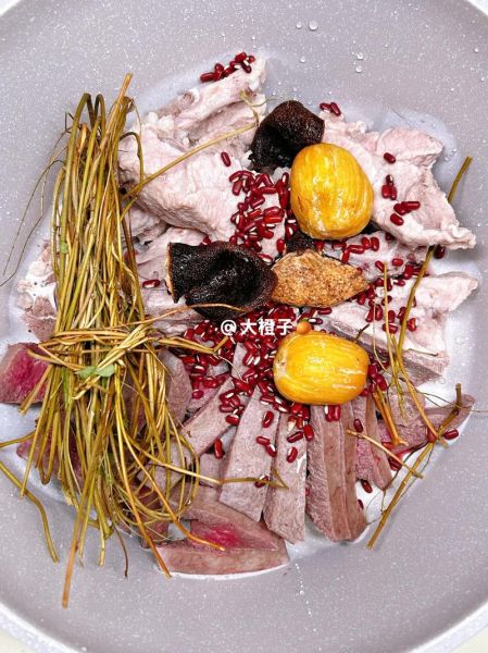 鸡骨草龙骨汤的做法_鸡骨草龙骨汤有什么功效-第1张图片-山城妙识