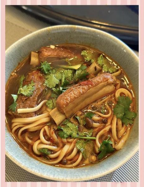 排骨面怎么做好吃_排骨面的家常做法窍门-第1张图片-山城妙识