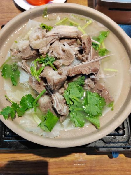 清汤羊肉煲怎么做_清汤羊肉煲用什么部位-第1张图片-山城妙识