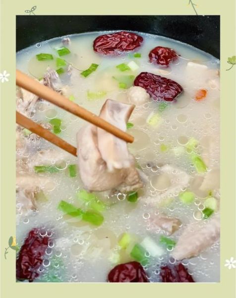 墨鱼炖鸡怎么炖才好吃_墨鱼炖鸡的正确做法-第3张图片-山城妙识 墨鱼炖鸡怎么炖才好吃_墨鱼炖鸡的正确做法-第3张图片-山城妙识