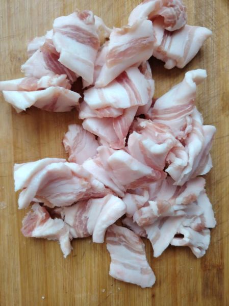 五花肉炖豆腐怎么做_五花肉炖豆腐需要焯水吗-第2张图片-山城妙识 五花肉炖豆腐怎么做_五花肉炖豆腐需要焯水吗-第2张图片-山城妙识