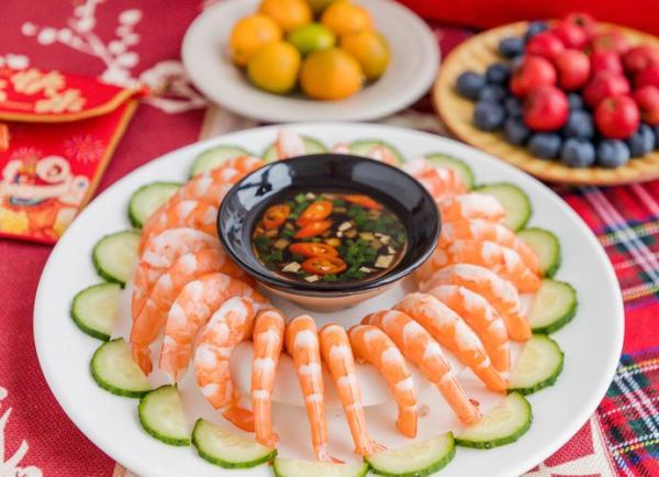 白灼虾怎么摆盘好看_白灼虾造型图片教程-第3张图片-山城妙识