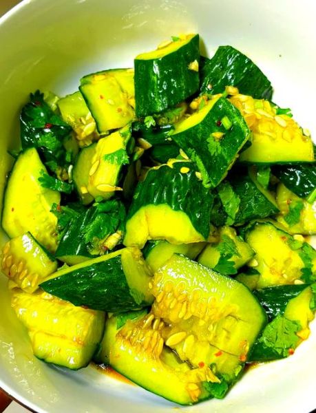 黄瓜怎么凉拌好吃_黄瓜凉拌要不要焯水-第1张图片-山城妙识 黄瓜怎么凉拌好吃_黄瓜凉拌要不要焯水-第1张图片-山城妙识