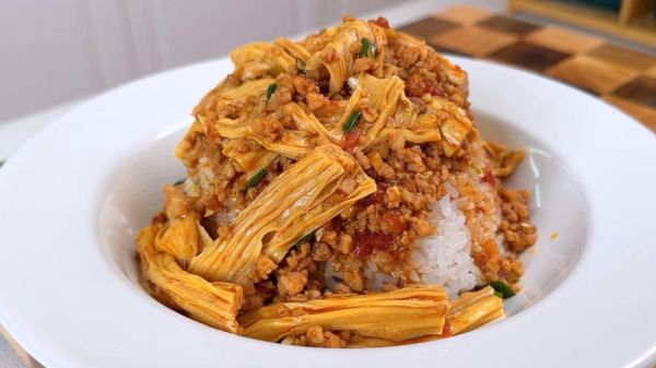 腐竹炒肉盖浇饭怎么做_腐竹炒肉盖浇饭热量高吗-第1张图片-山城妙识
