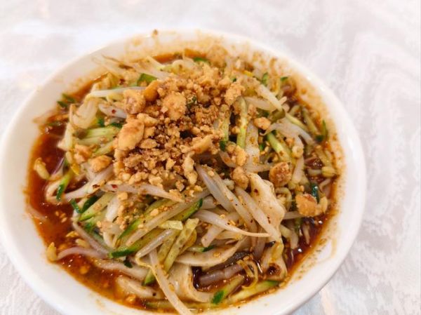 擀面皮怎么做_擀面皮的做法视频教程-第1张图片-山城妙识