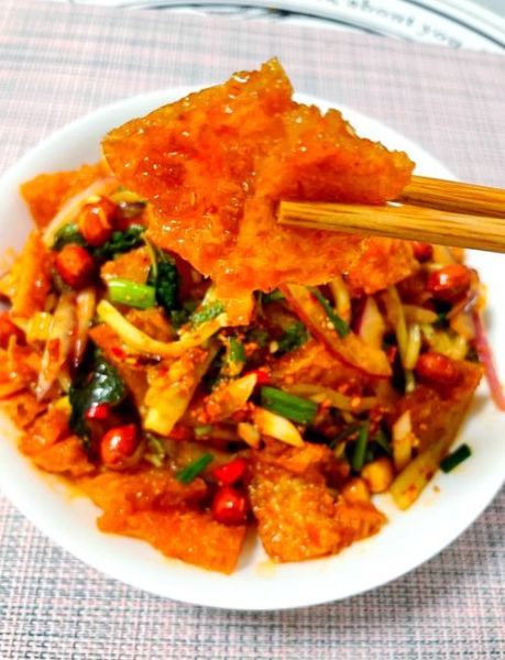 香辣卤猪皮怎么做_卤猪皮软烂不腥的秘诀-第3张图片-山城妙识 香辣卤猪皮怎么做_卤猪皮软烂不腥的秘诀-第3张图片-山城妙识