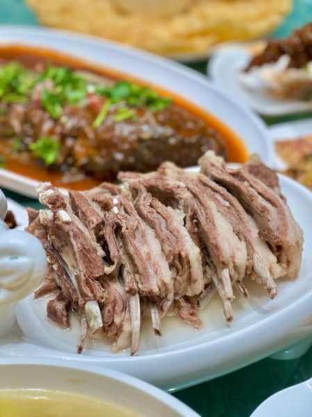 手把羊肉怎么做才正宗_手把羊肉是哪里的特色-第1张图片-山城妙识