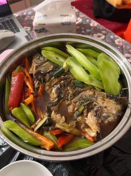 火锅料炖鱼怎么做_火锅底料炖鱼的家常做法-第2张图片-山城妙识