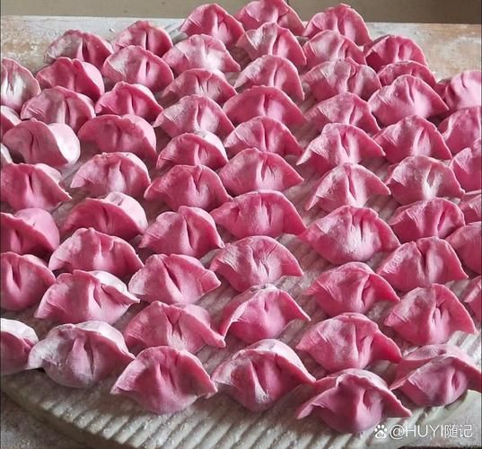 彩色饺子怎么做_彩色饺子用什么蔬菜上色-第1张图片-山城妙识