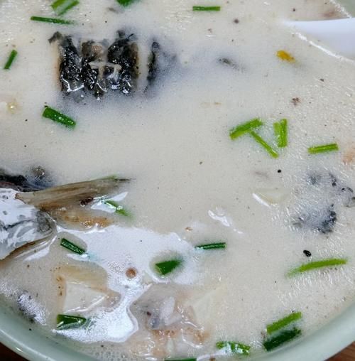 鱼汤的正确炖法大全_鱼汤怎么炖才白-第3张图片-山城妙识