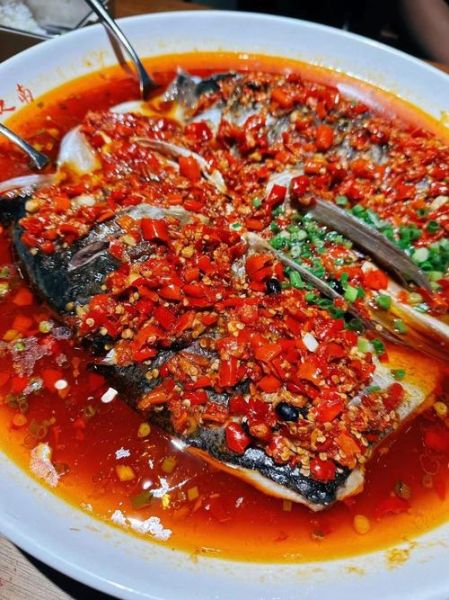 剁椒鱼头怎么蒸好吃又简单_剁椒鱼头蒸多久才嫩-第1张图片-山城妙识