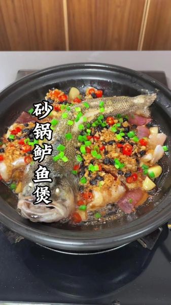 鲈鱼炖汤怎么做_鲈鱼炖汤需要焯水吗-第1张图片-山城妙识