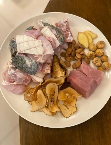 鳄鱼肉煲汤治咳嗽有效吗_鳄鱼肉煲汤的做法-第1张图片-山城妙识 鳄鱼肉煲汤治咳嗽有效吗_鳄鱼肉煲汤的做法-第1张图片-山城妙识