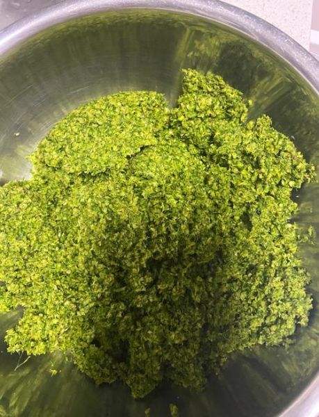 韭菜花酱怎么保存不变黄_自制韭菜花酱不变色秘诀-第2张图片-山城妙识