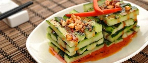 蒜蓉凉拌黄瓜怎么做_蒜蓉凉拌黄瓜需要焯水吗-第3张图片-山城妙识