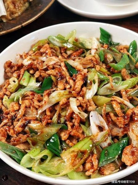 小葱炒肉怎么做_小葱炒肉先炒肉还是先炒葱-第2张图片-山城妙识 小葱炒肉怎么做_小葱炒肉先炒肉还是先炒葱-第2张图片-山城妙识