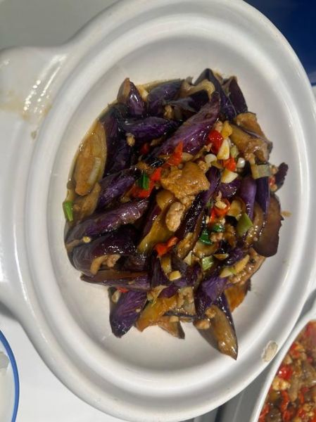 茄子煲怎么做才好吃_茄子煲不吸油的秘诀-第1张图片-山城妙识