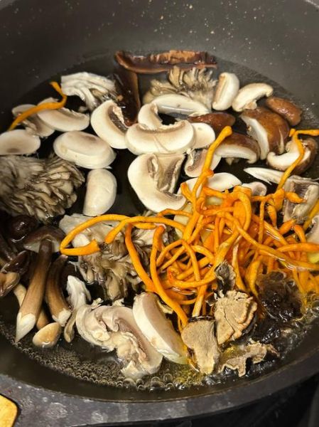 蘑菇汤怎么做好喝_家常蘑菇汤简单做法-第1张图片-山城妙识