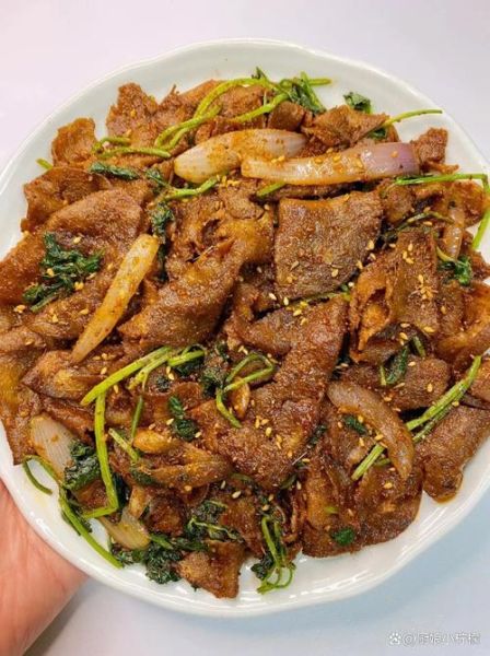 爆炒牛肉卷怎么做_爆炒牛肉卷用什么部位-第2张图片-山城妙识 爆炒牛肉卷怎么做_爆炒牛肉卷用什么部位-第2张图片-山城妙识