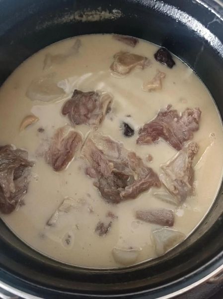 羊骨汤怎么熬成奶白色_羊骨汤奶白色秘诀-第2张图片-山城妙识