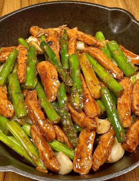 芦笋炒肉怎么做好吃_芦笋炒肉先炒肉还是先炒芦笋-第1张图片-山城妙识