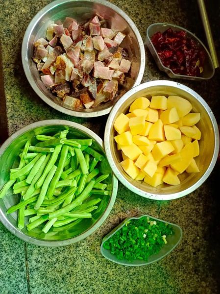 腊肉饭怎么做_腊肉饭需要提前泡吗-第3张图片-山城妙识