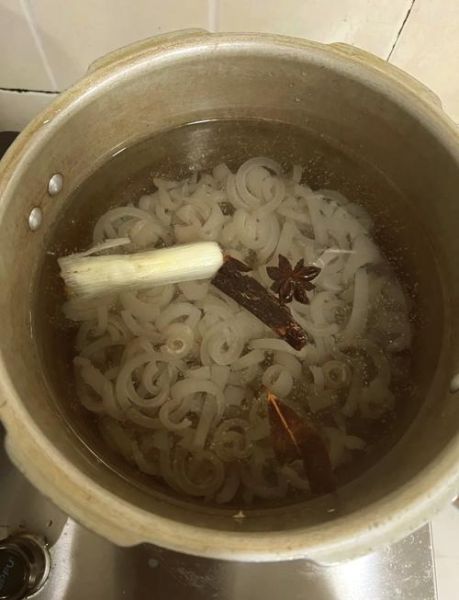 猪肉皮冻怎么熬制_猪皮冻的熬制方法-第1张图片-山城妙识