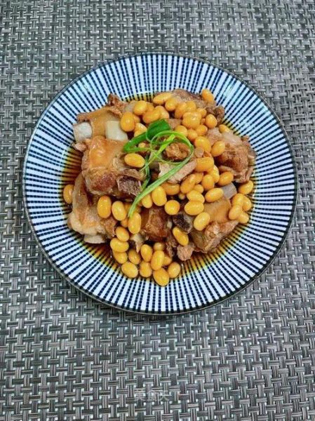 排骨炖黄豆怎么做_排骨炖黄豆需要焯水吗-第3张图片-山城妙识