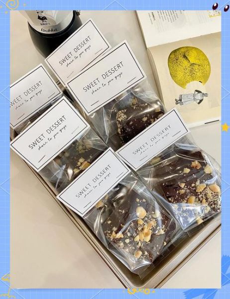 布朗尼蛋糕装饰技巧_如何做出高级感-第2张图片-山城妙识 布朗尼蛋糕装饰技巧_如何做出高级感-第2张图片-山城妙识