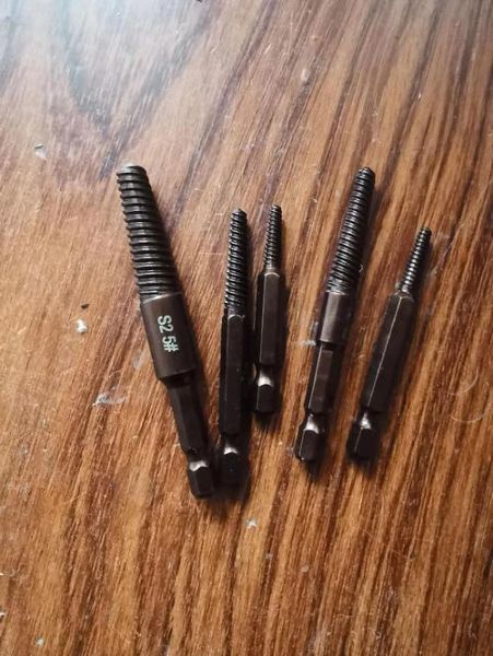 黄油嘴断了怎么取出来_黄油嘴断在孔里取出技巧-第3张图片-山城妙识