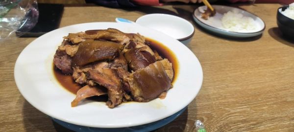 肘子怎么炖才软糯_肘子去腥技巧-第3张图片-山城妙识