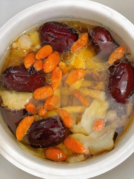 女人贫血煲什么汤最好_补血汤谱推荐-第3张图片-山城妙识 女人贫血煲什么汤最好_补血汤谱推荐-第3张图片-山城妙识