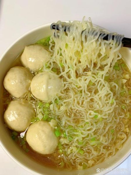 鱼丸粉丝汤怎么做_鱼丸粉丝汤家常做法-第1张图片-山城妙识