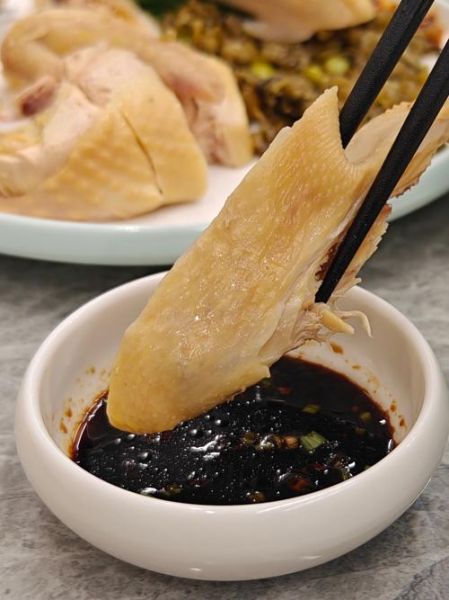 上海白斩鸡蘸料怎么做_正宗配方比例是多少-第1张图片-山城妙识 上海白斩鸡蘸料怎么做_正宗配方比例是多少-第1张图片-山城妙识