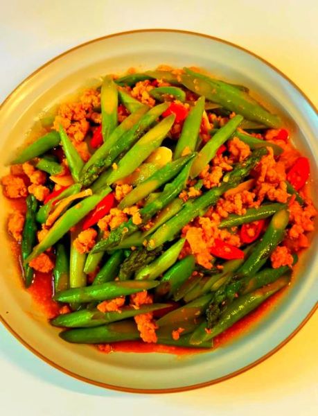 清炒芦笋怎么炒好吃_清炒芦笋需要焯水吗-第1张图片-山城妙识