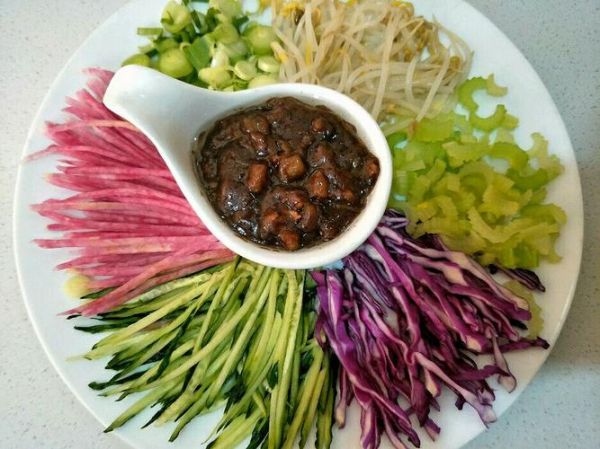 老北京炸酱面八种菜码有哪些_正宗做法怎么选-第3张图片-山城妙识 老北京炸酱面八种菜码有哪些_正宗做法怎么选-第3张图片-山城妙识