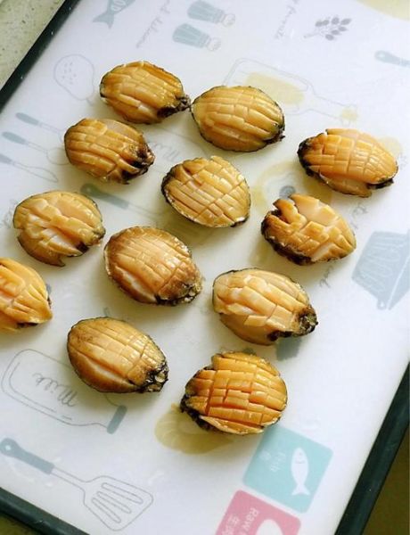 红烧鲍鱼怎么做_家常红烧鲍鱼做法步骤-第1张图片-山城妙识