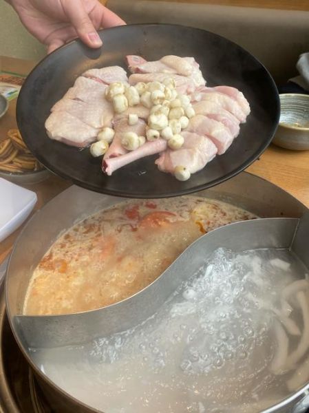 椰子鸡火锅汤底怎么做_椰子鸡火锅汤底配方-第1张图片-山城妙识