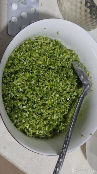 韭菜花怎么腌制不变色_韭菜花腌制不变色窍门-第3张图片-山城妙识