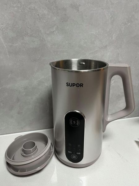 豆浆机破壁机谁更实用_家用选哪个好-第3张图片-山城妙识