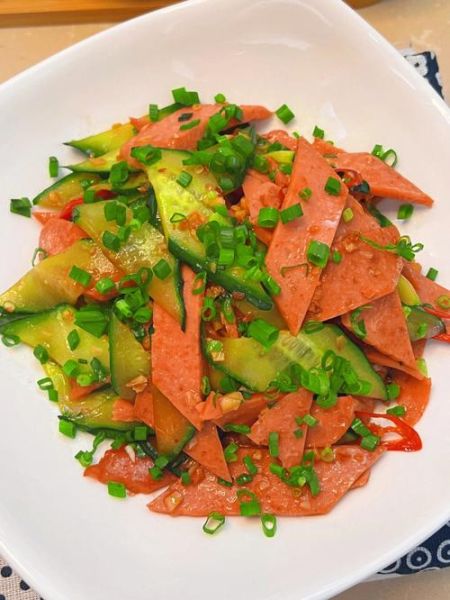 黄瓜炒火腿怎么做_黄瓜炒火腿热量高吗-第3张图片-山城妙识