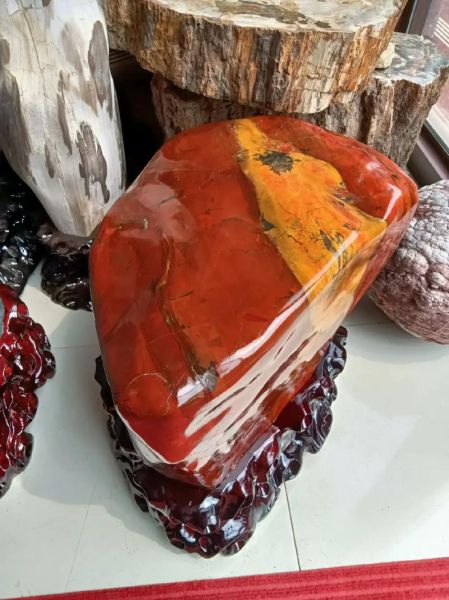 鸡肝石原石是什么_鸡肝石原石怎么鉴别-第1张图片-山城妙识 鸡肝石原石是什么_鸡肝石原石怎么鉴别-第1张图片-山城妙识